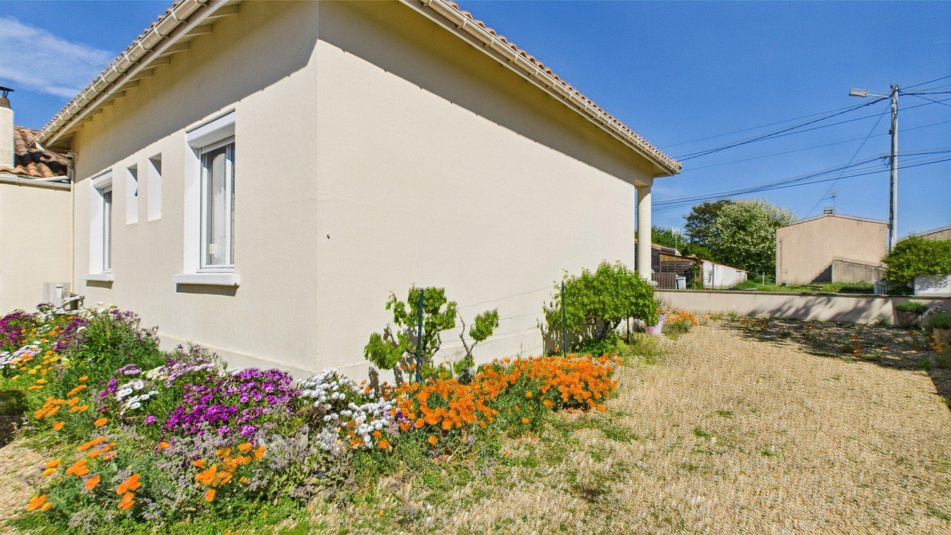 Vente de maison 6 pièces à Port-Des-Barques 17730 : 160m², prix 63 000 ...